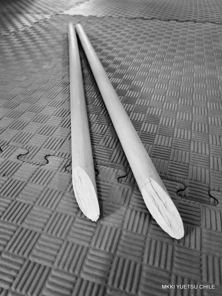 Rompimiento de un Bo - Yuetsu Clases de Karate-Do y Kobudo